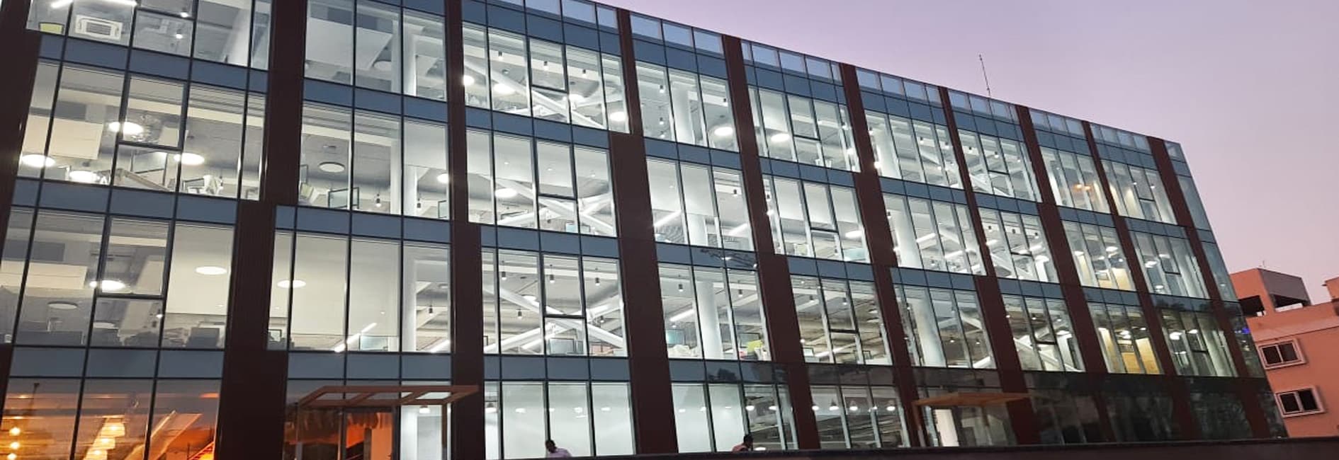 Facade Glazing | Structural Glazing | Glass Contractors - Sunglazing